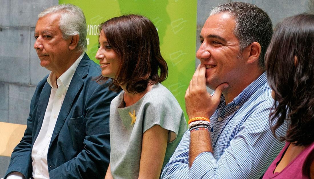Javier Arenas, Andrea Levy, y Elías Bendodo, en un acto celebrado por ...