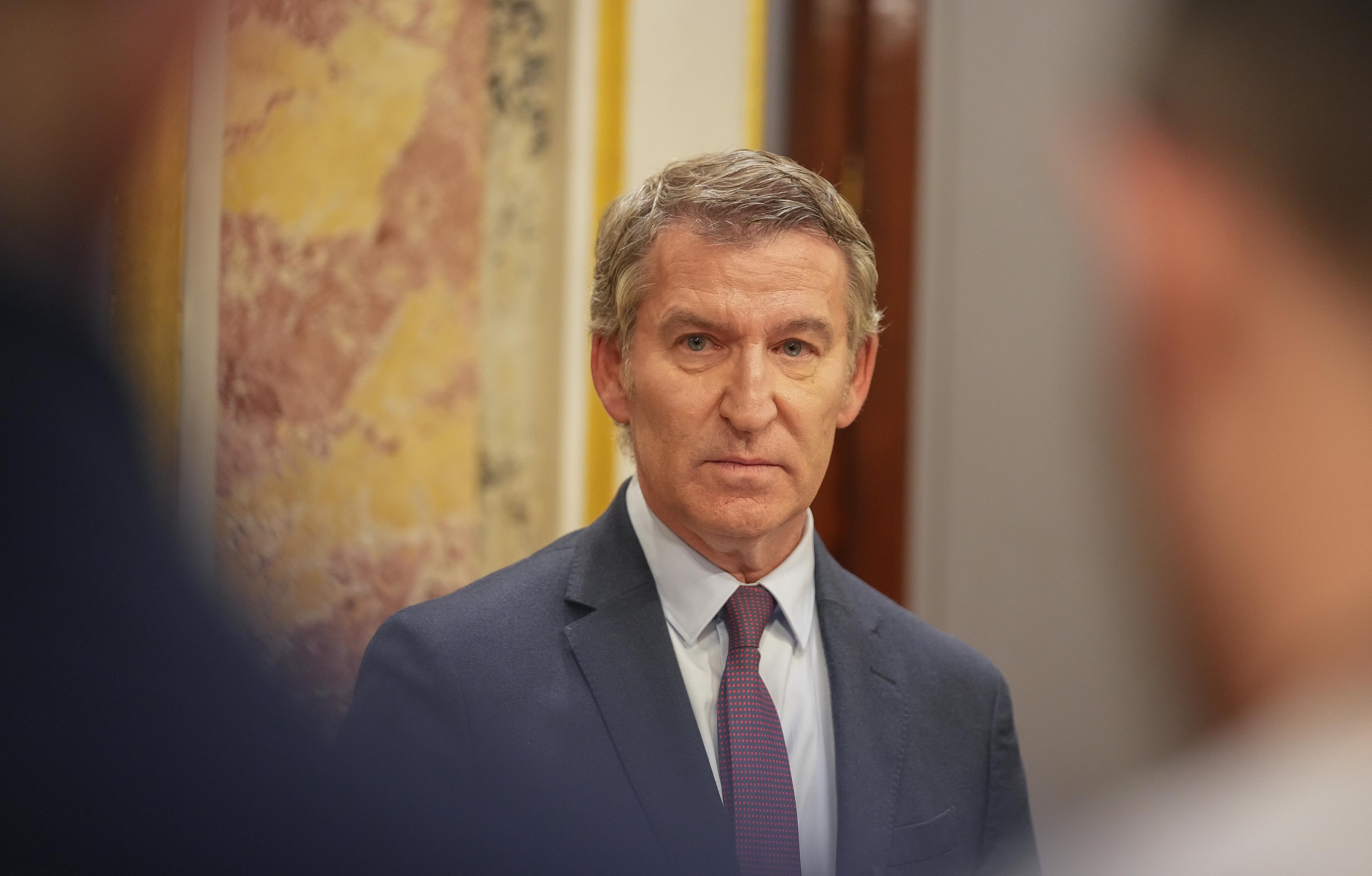 Feijóo señala que Sánchez y su “cuadrilla” parece que empezaron “robando en las primarias y no ...